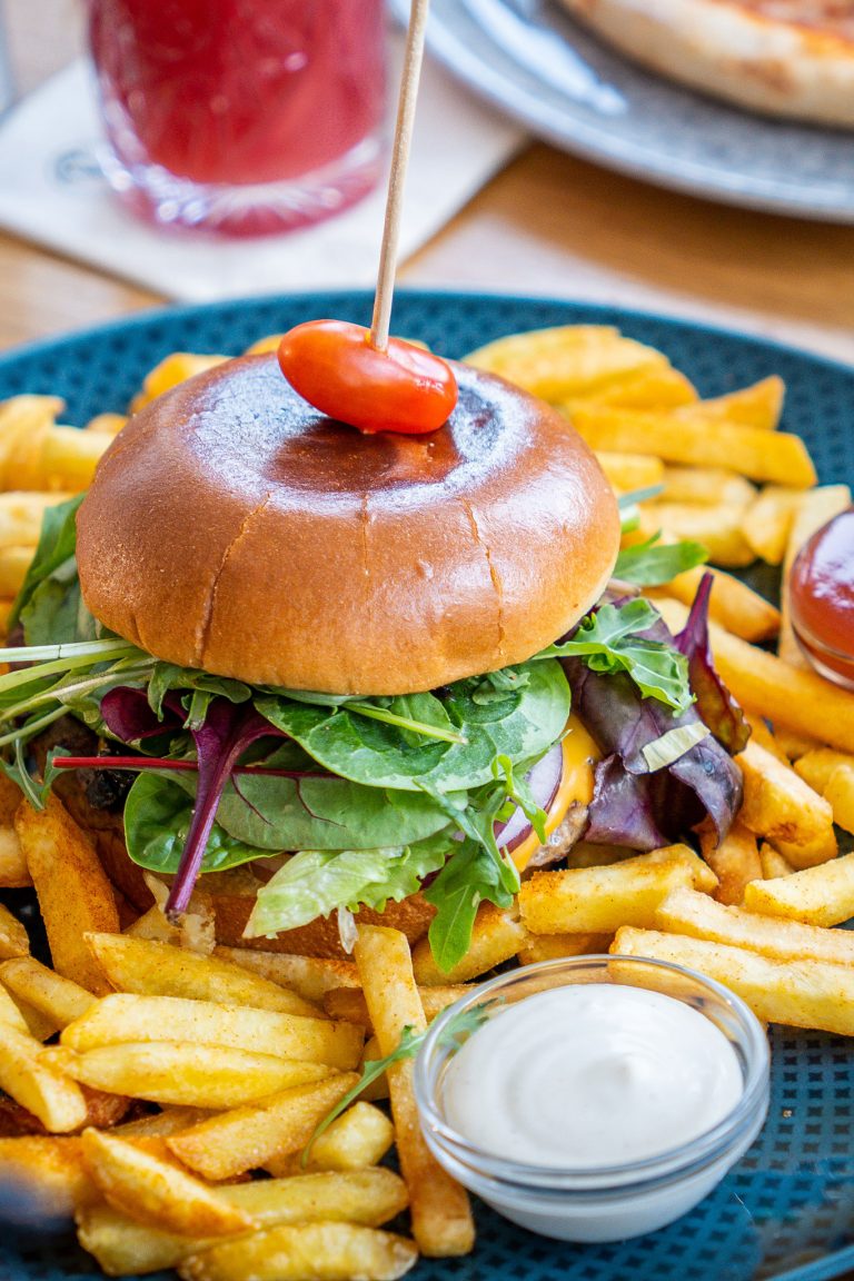 PEYMAN | Restaurant & Bar in Hoya